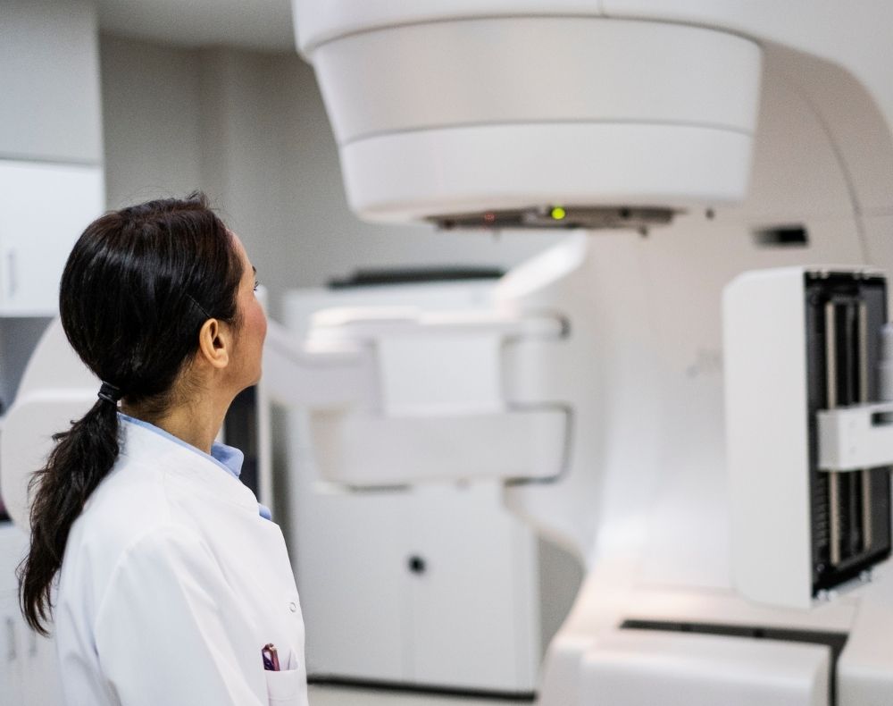 How to Become an Oncologist? - Cancer Recovery